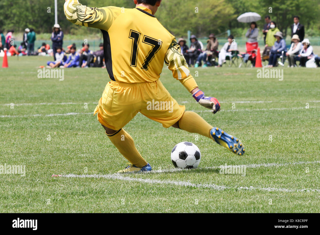 Goal kick hi-res stock photography and images - Alamy