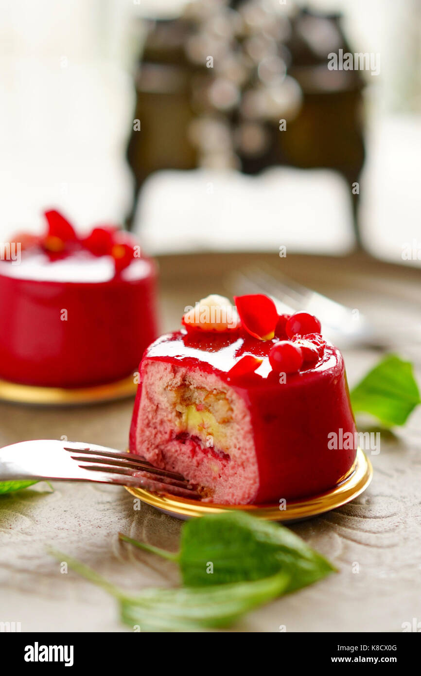 Rose mousse hi-res stock photography and images - Alamy