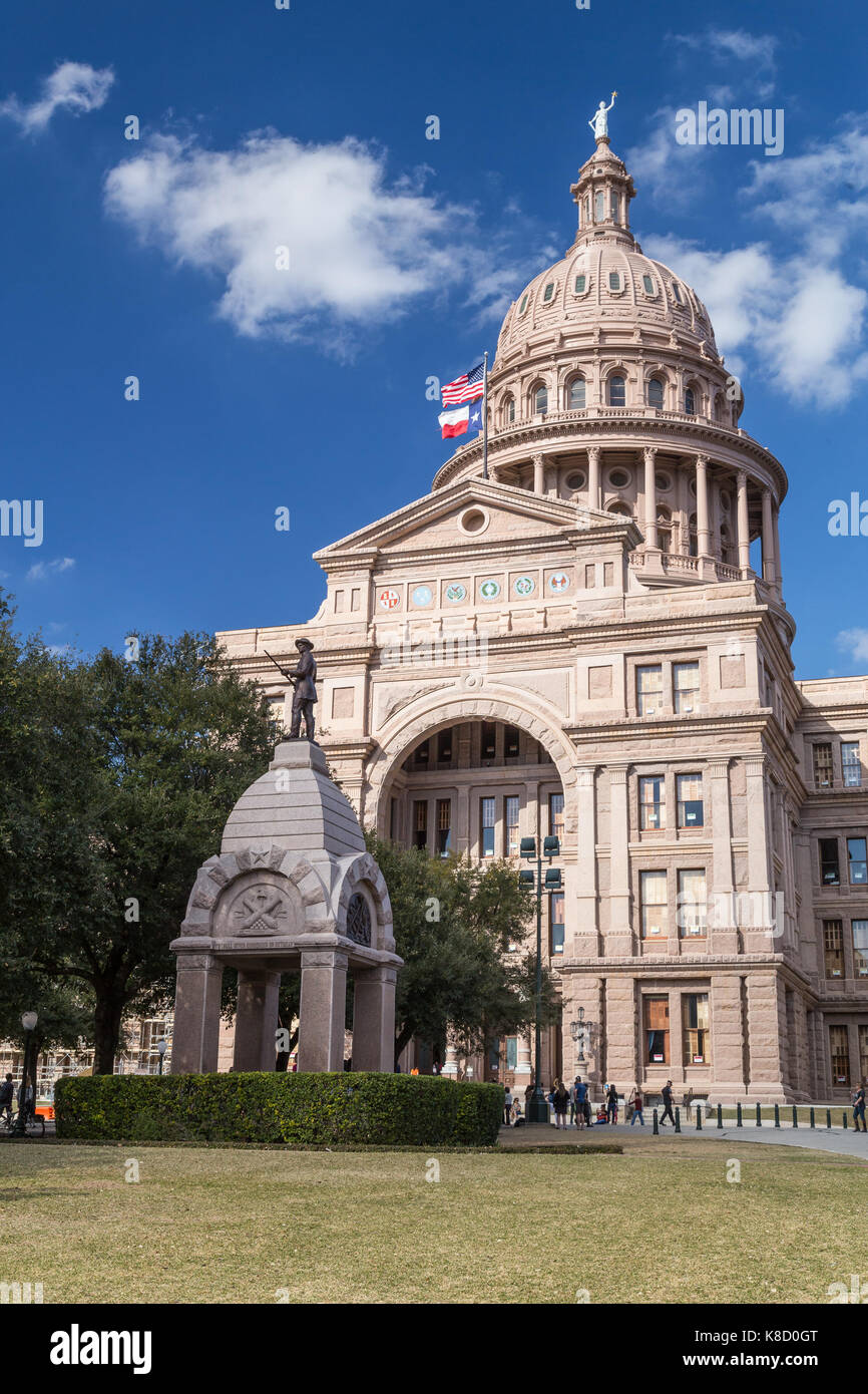 Texas State Capitol with Heroes of the Alamo Monument in Austin, TX ...