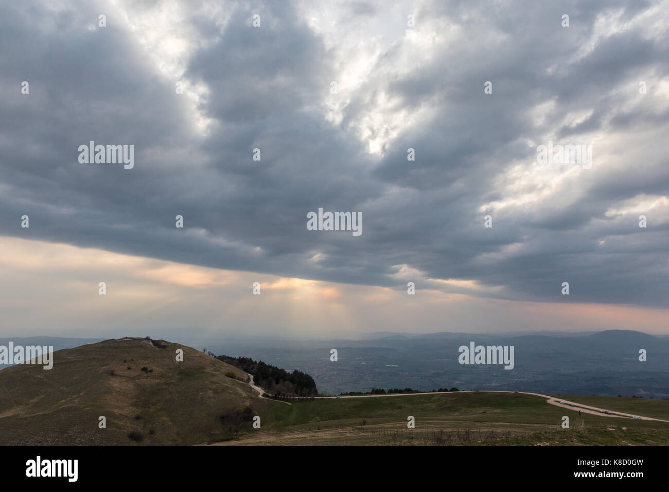 Sun rays coming out of clouds hi-res stock photography and images - Alamy