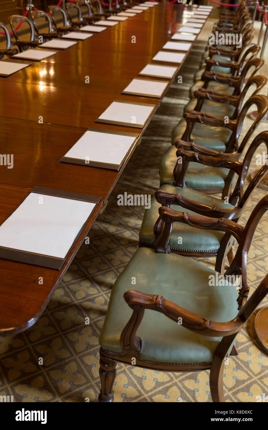 War room table hi-res stock photography and images - Alamy