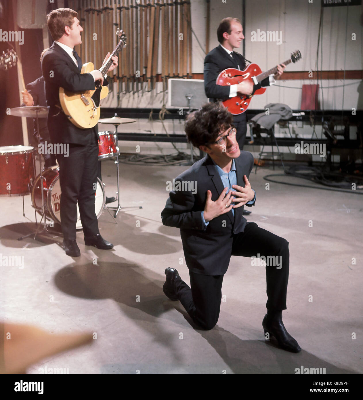 FREDDIE AND THE DREAMERS UK pop group with lead singer Freddie Garrity ...