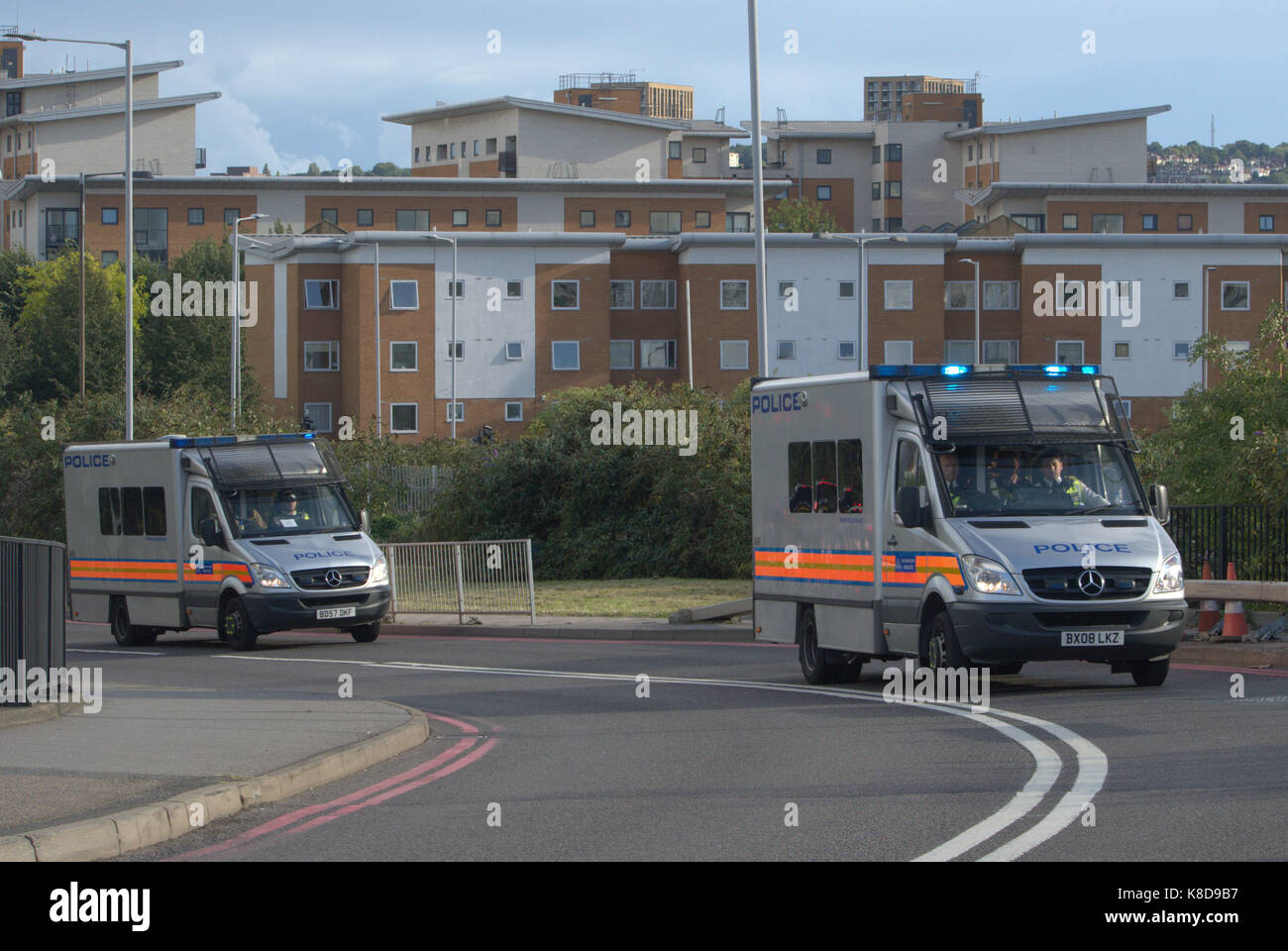 Met police vehicles hi-res stock photography and images - Alamy
