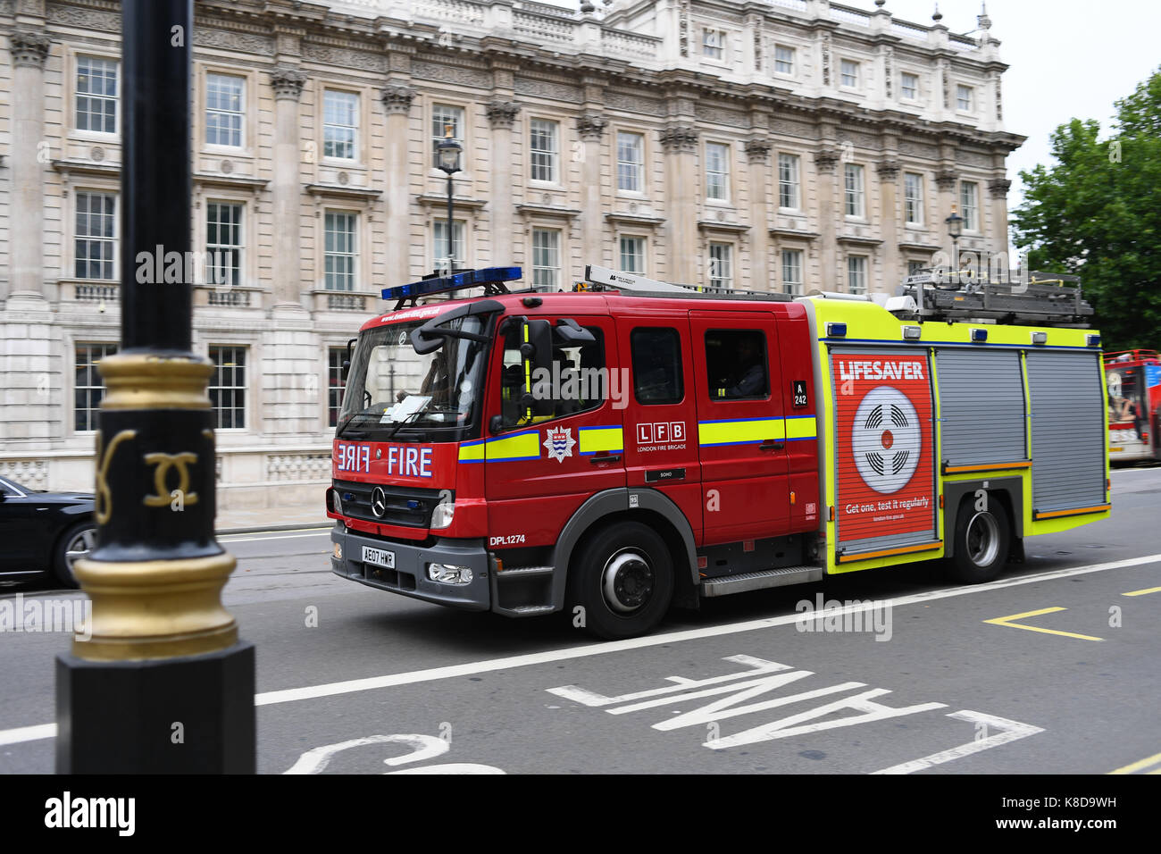 London fire engine call hi-res stock photography and images - Alamy