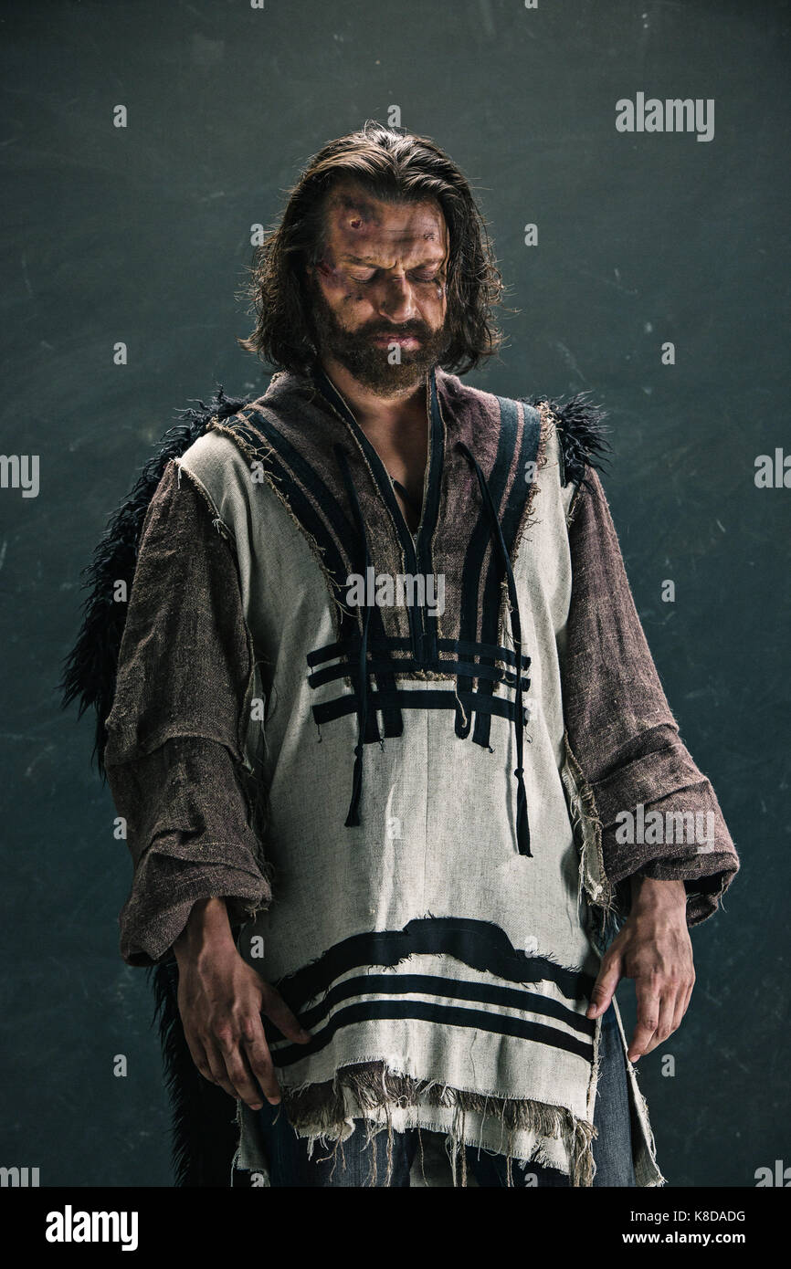 Actor in makeup, a poor man Stock Photo - Alamy