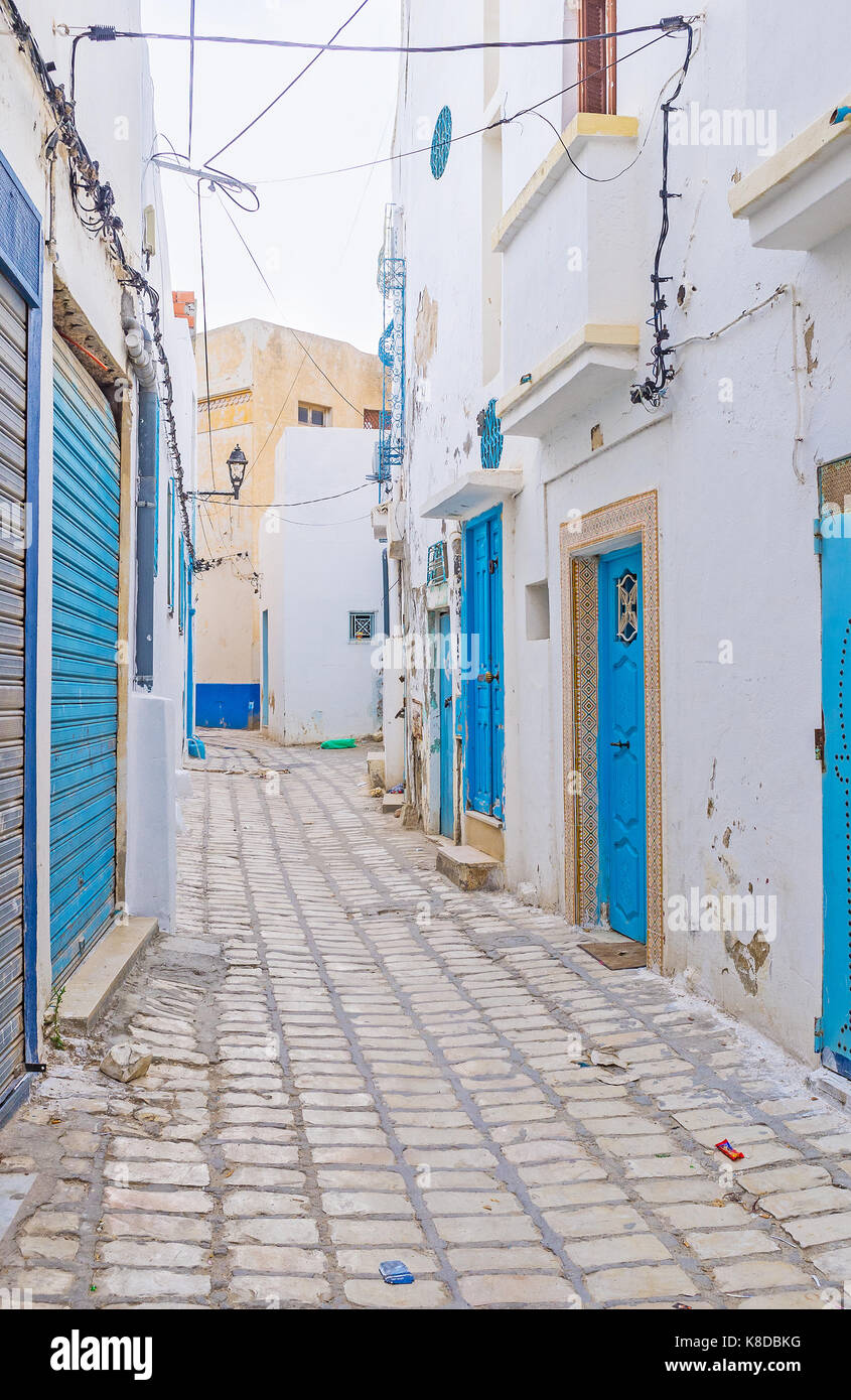 The narrow streets of medina hide many places of tourist interest ...