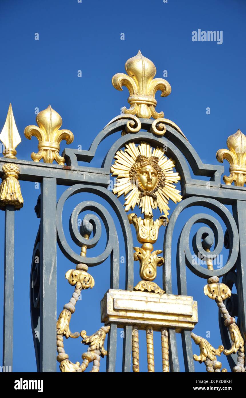 Ornate gold and black gate hi-res stock photography and images - Alamy