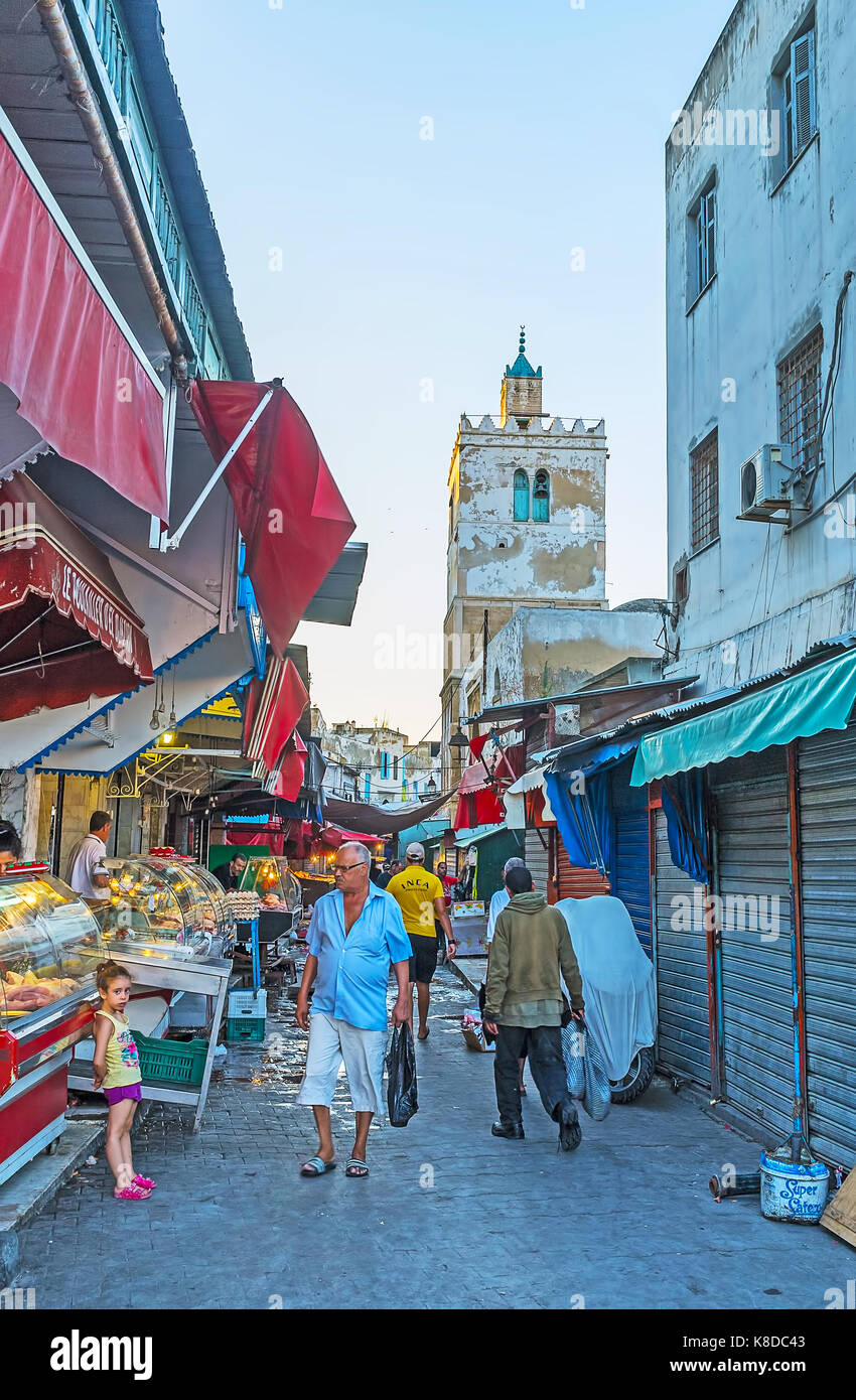 Shopping tunis hi-res stock photography and images - Alamy