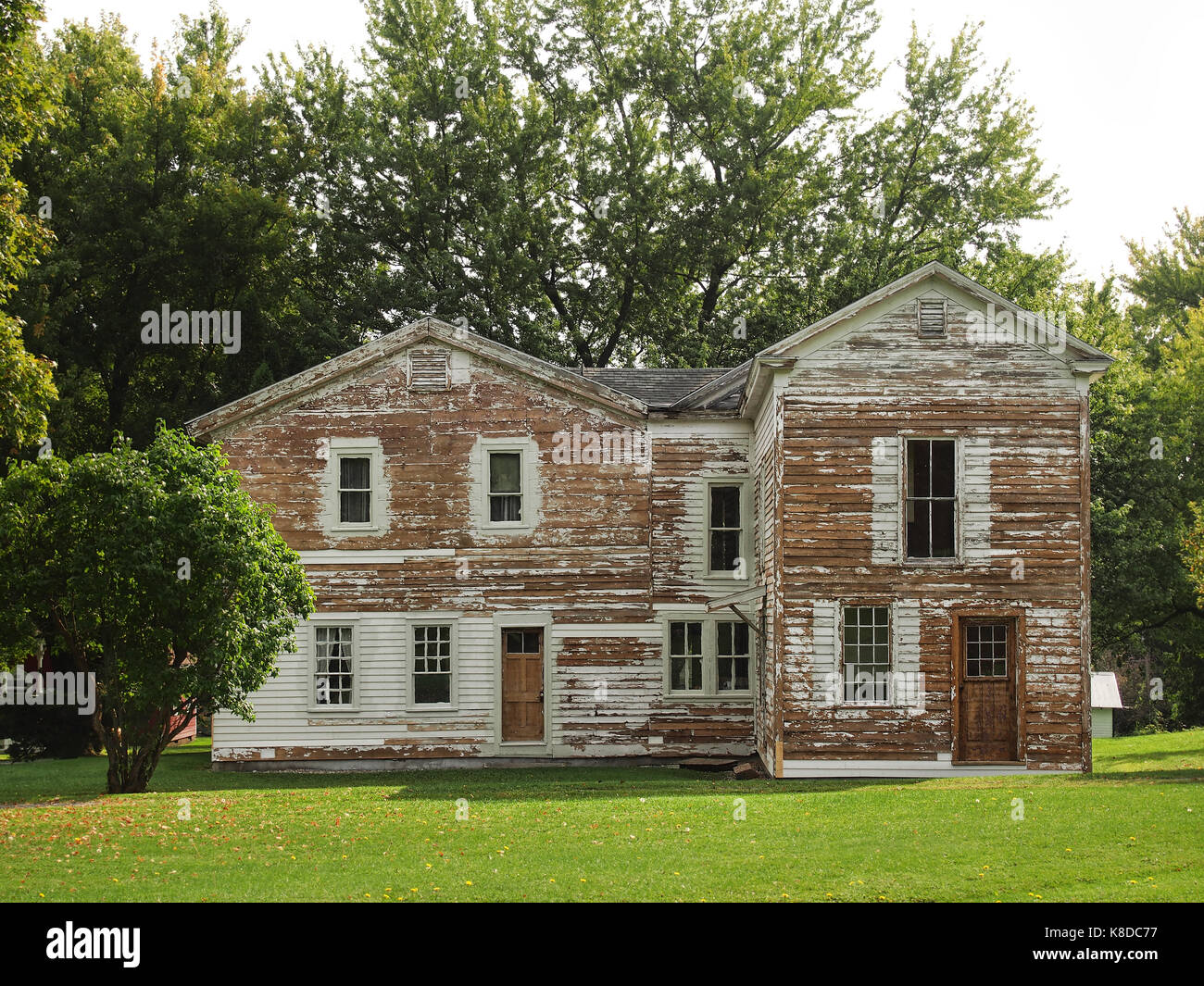 Overview farmhouse hi-res stock photography and images - Alamy