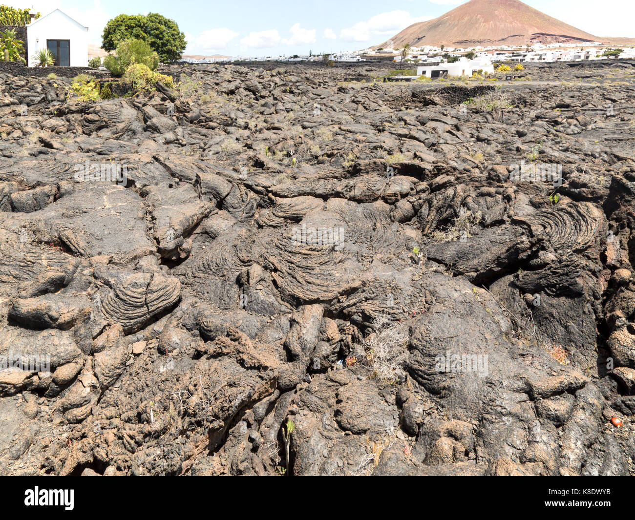 Lava flowing and house hi-res stock photography and images - Alamy
