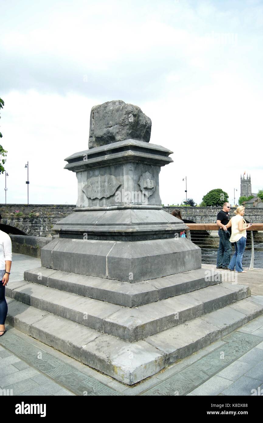 Treaty of limerick stone hi-res stock photography and images - Alamy