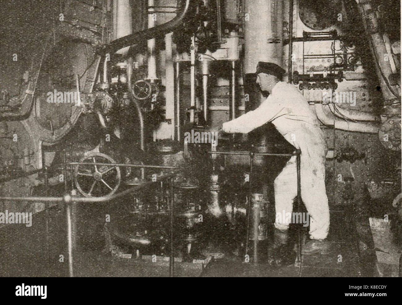 The Engine Room of RMS Berengaria 1930's. The Cunard liner Berengaria ...