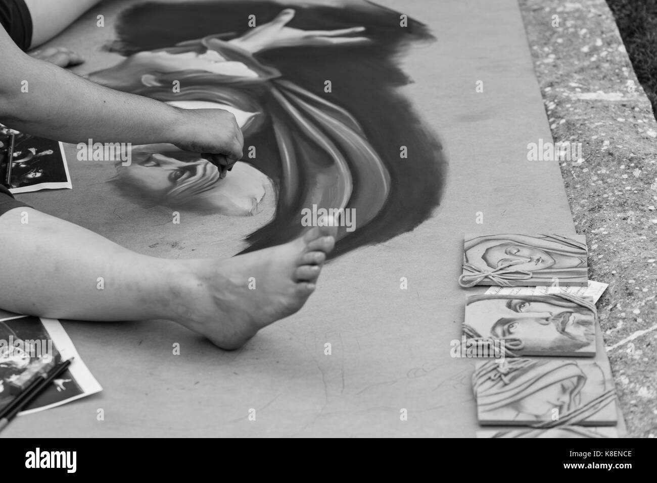 Creating art. Hands at work Stock Photo - Alamy