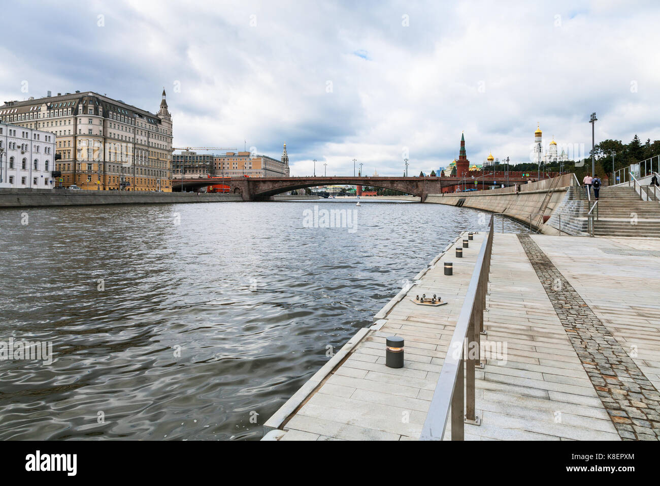 Moscow cityscape panorama of moskva river and moskvoretskaya embankment ...