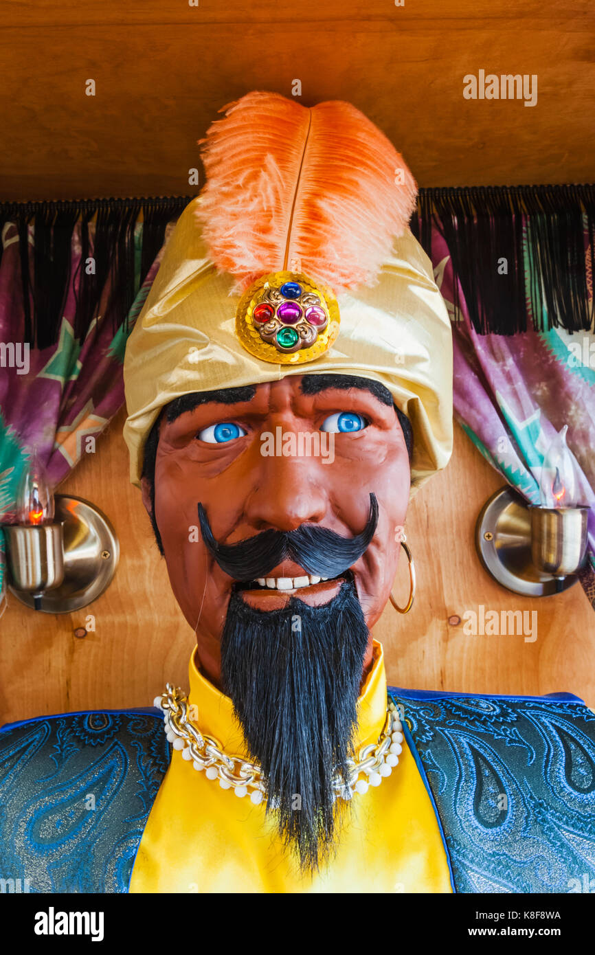 Zoltar fortune telling arcade machine hi-res stock photography and ...