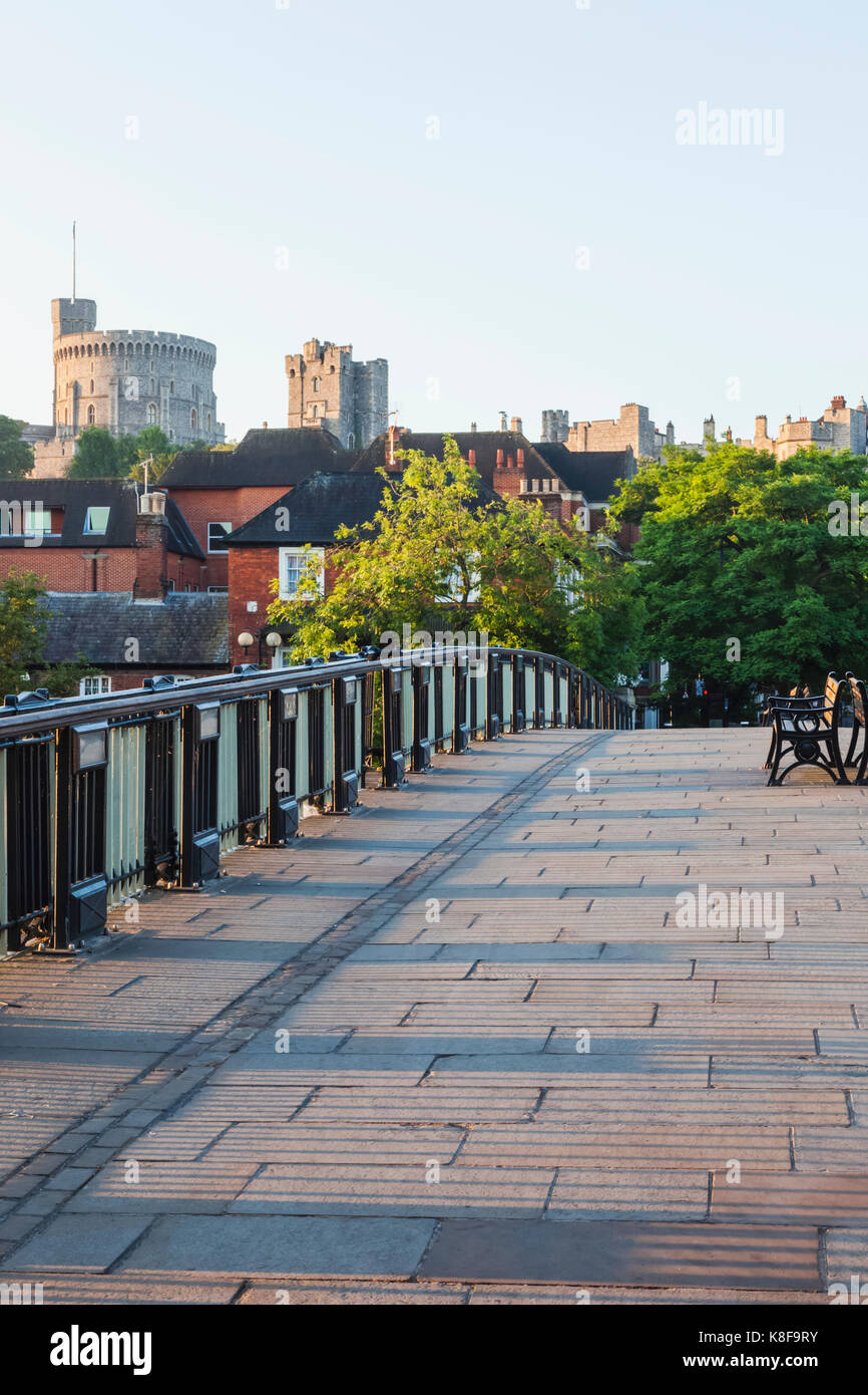 Windsor castle skyline hi-res stock photography and images - Alamy
