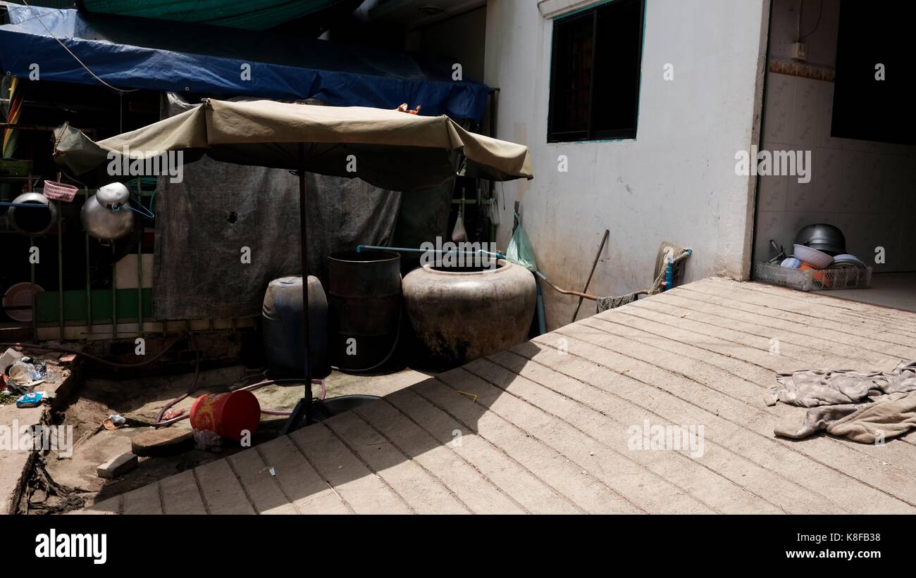 Poverty Trash Shack Chbar Ampov Phnom Penh Cambodia Stock Photo - Alamy