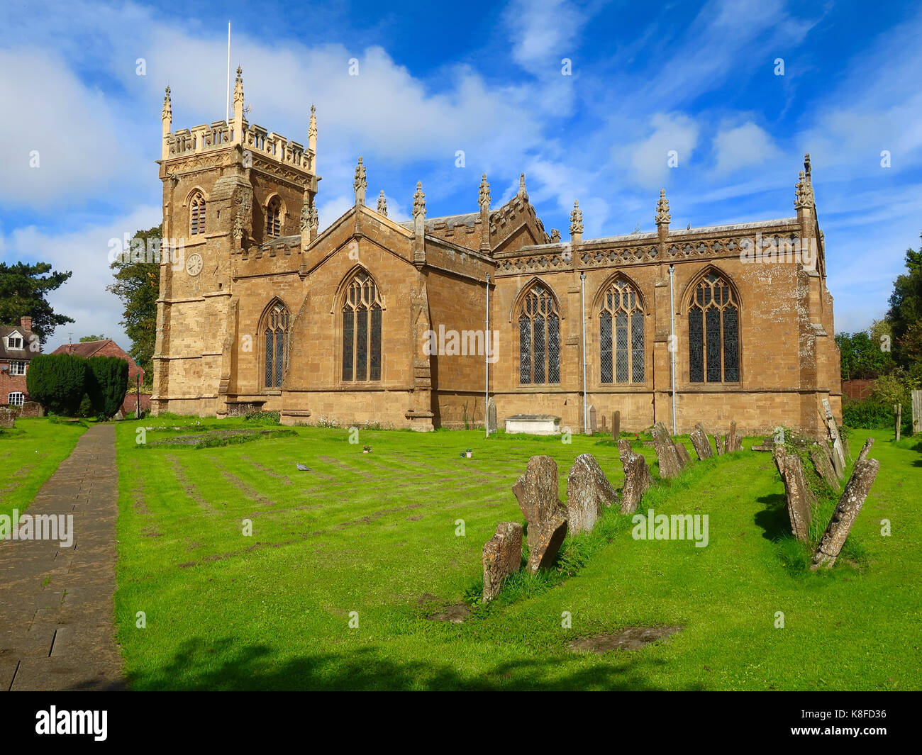 Kineton, Warwickshire, UK. 19th Sep, 2017. UK Weather. Beautiful sunny ...