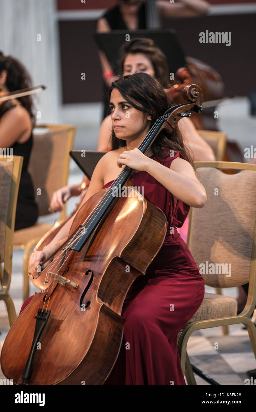 (170919) -- ATHENS, Sept. 19, 2017 (Xinhua) -- Turkish soloist Gokce ...