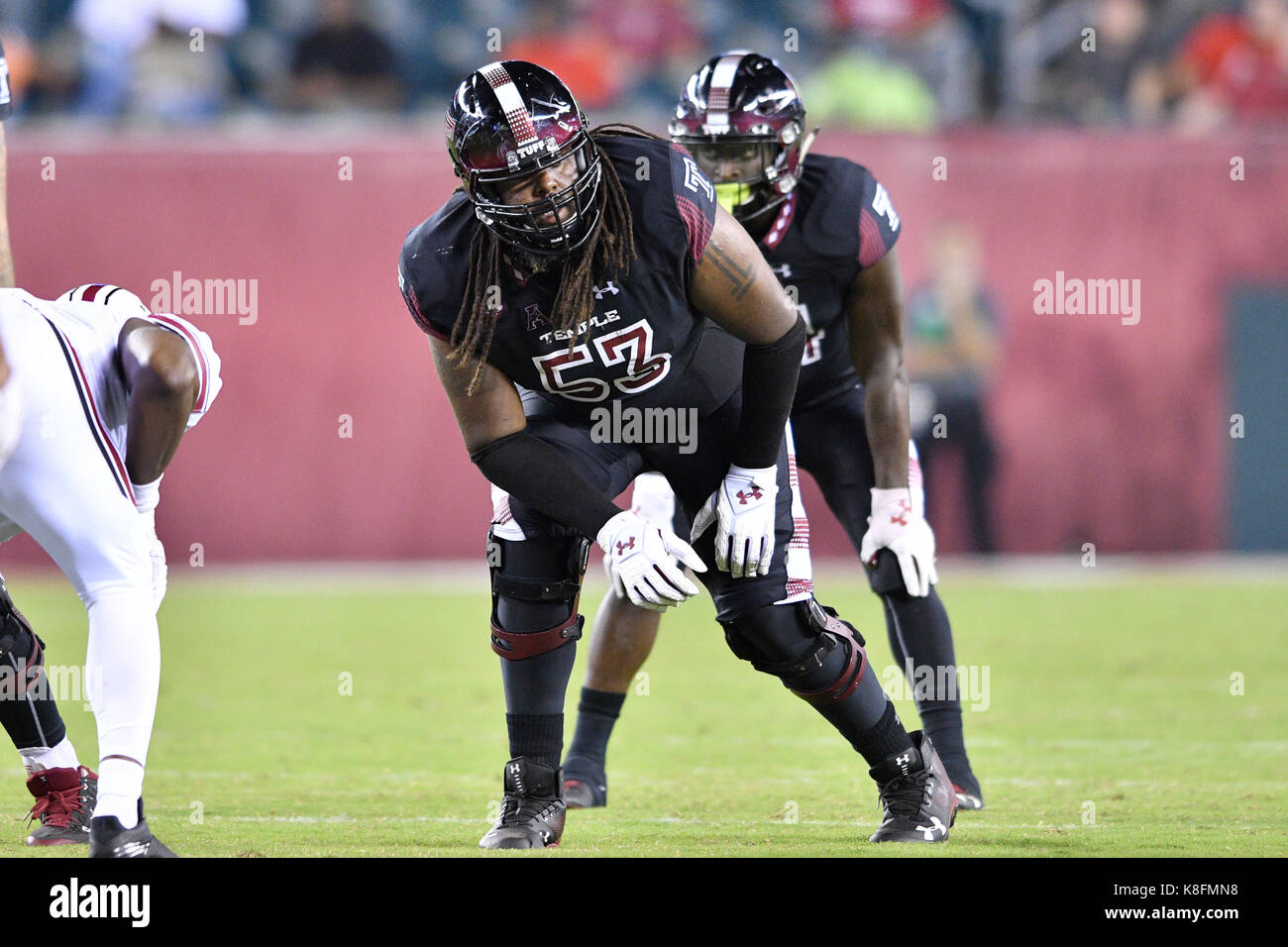 Philadelphia, Pennsylvania, USA. 15th Sep, 2017. Temple Owls offensive ...