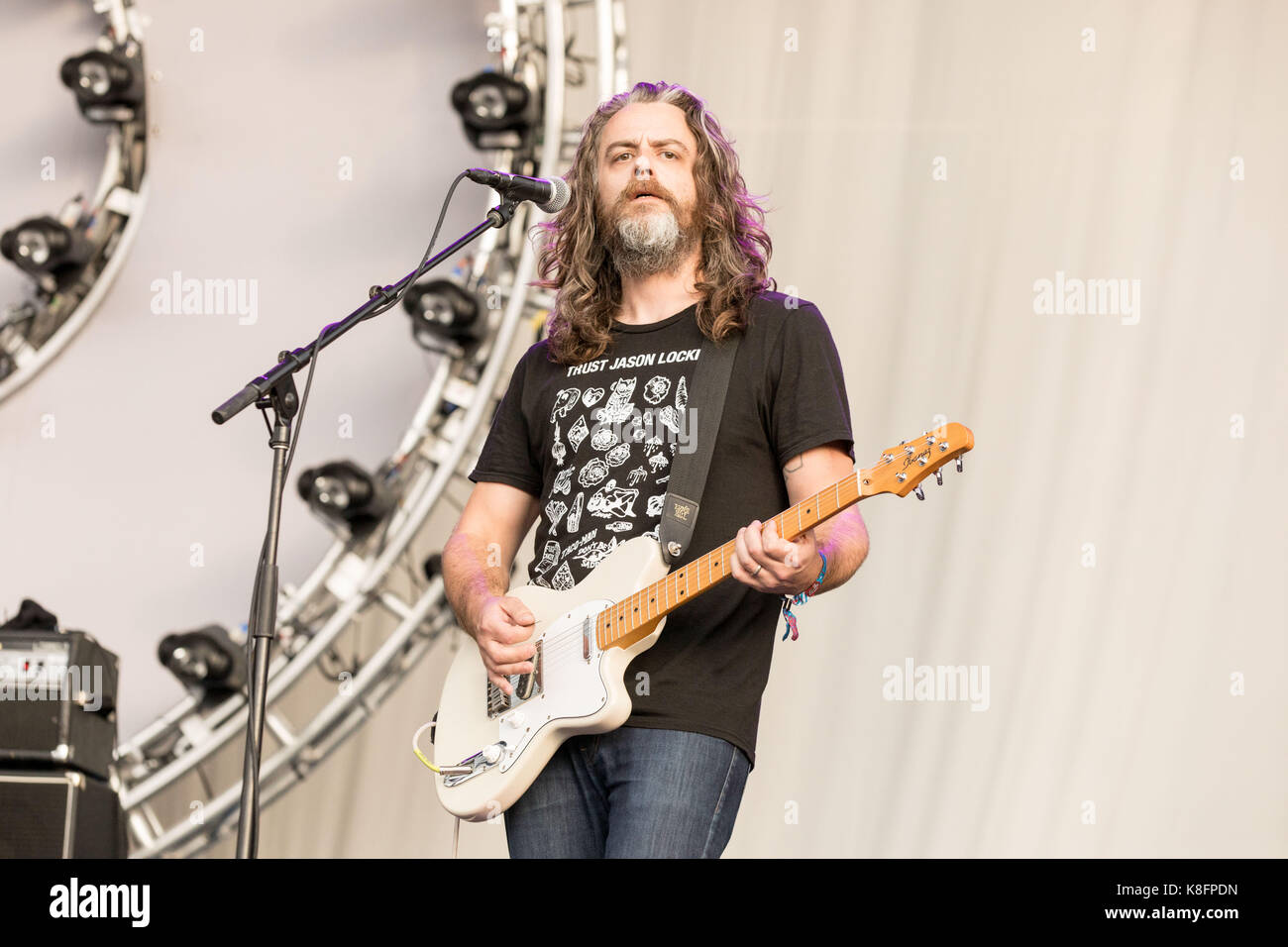 Chicago, Illinois, USA. 17th Sep, 2017. JAKE SNIDER of Minus The Bear ...