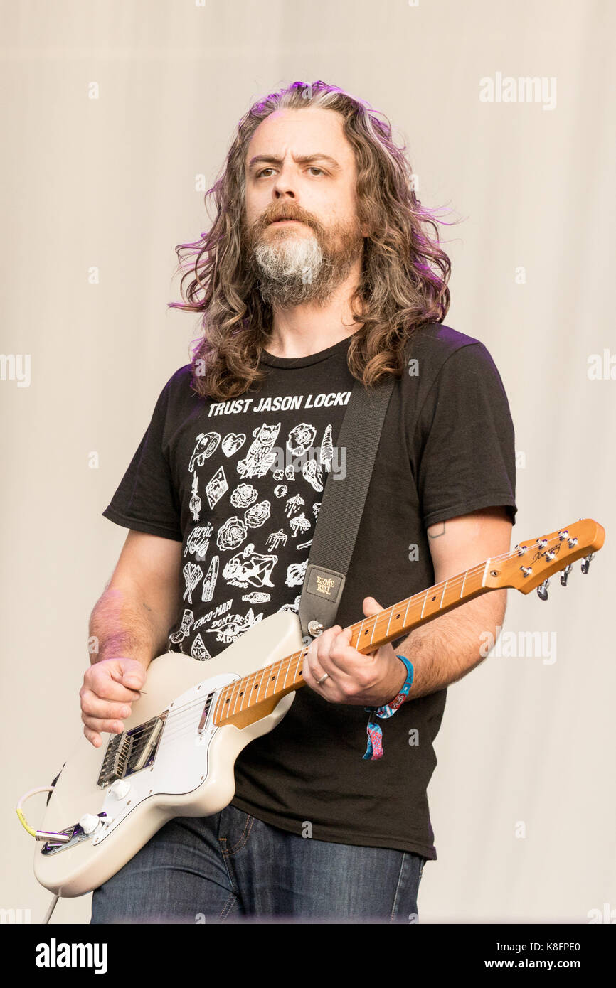 Chicago, Illinois, USA. 17th Sep, 2017. JAKE SNIDER of Minus The Bear ...
