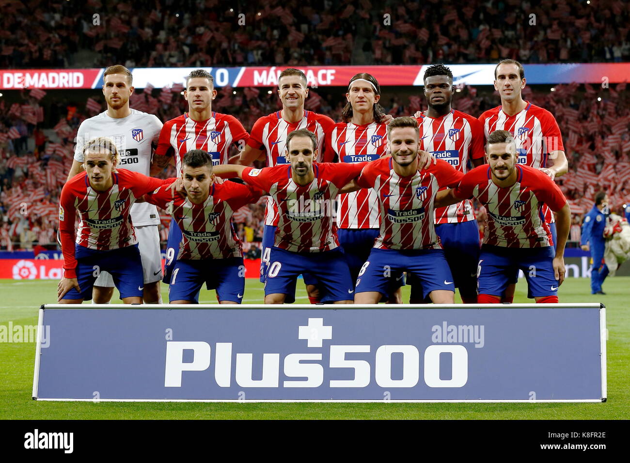 Atletico madrid team line up hi-res stock photography and images - Alamy