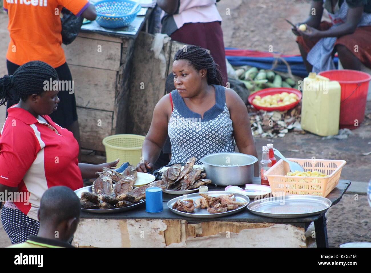 Pearl vendor hi-res stock photography and images - Alamy
