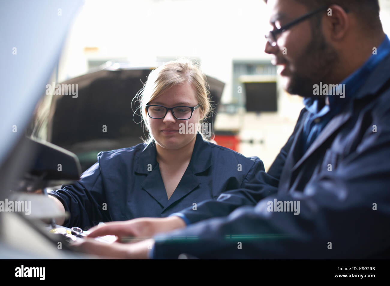 Car Maintenance Class High Resolution Stock Photography and Images - Alamy