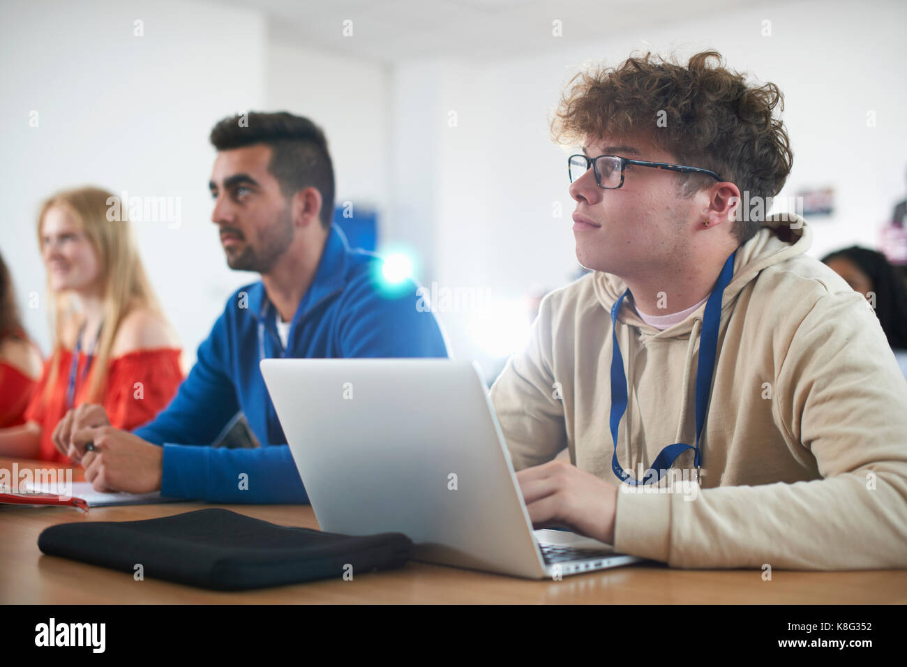 College classroom hi-res stock photography and images - Alamy