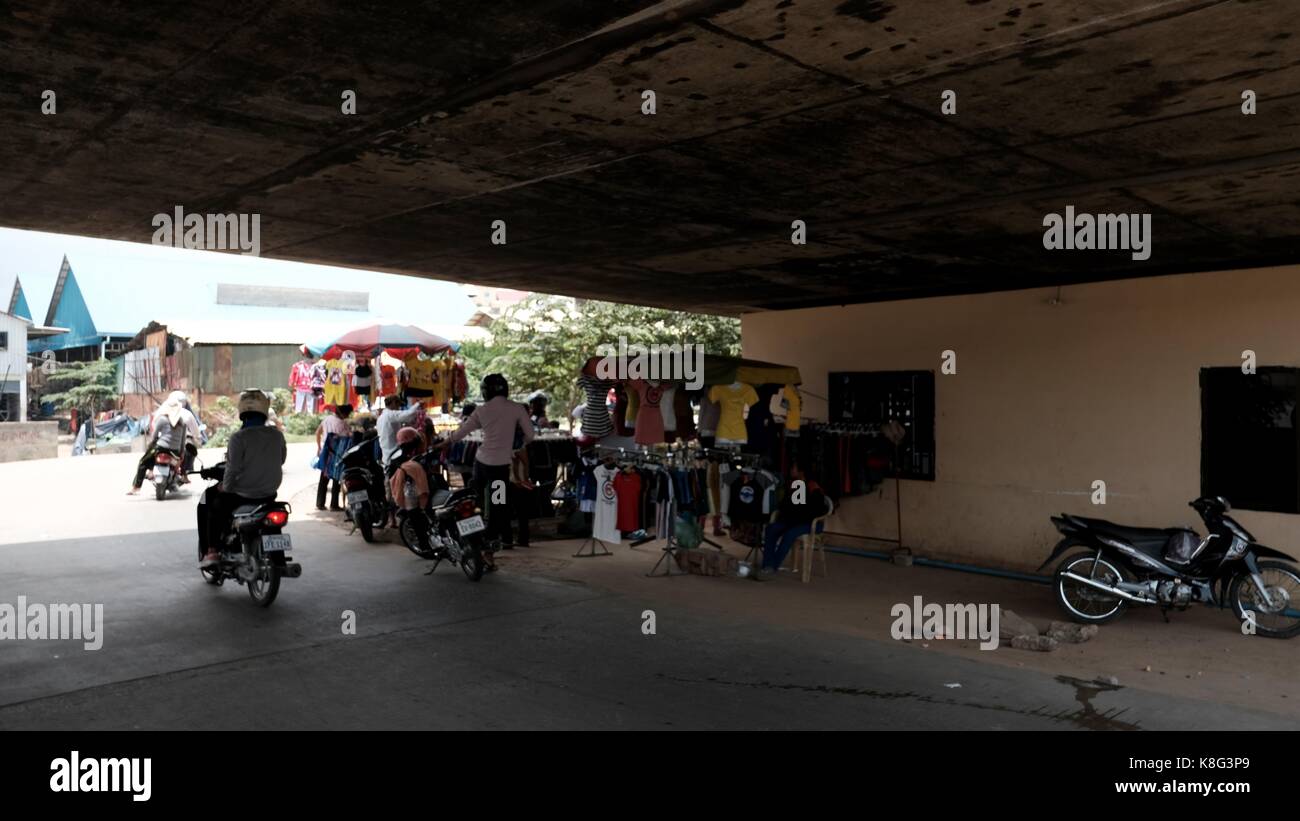 Cambodia phnom penh monivong street hi-res stock photography and images ...