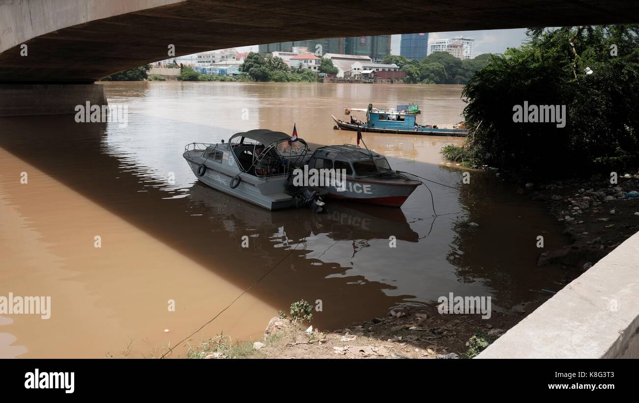 Slum Under the Monivong Bridge Chhba Ampeou Market Side Tonle Bassac ...