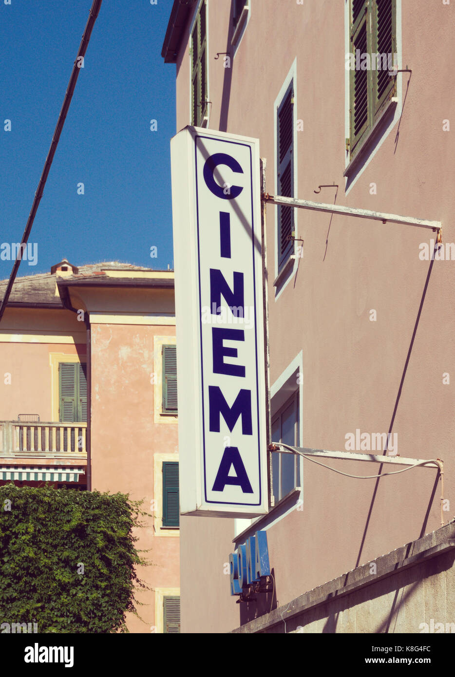 Vintage cinema exterior hi-res stock photography and images - Alamy