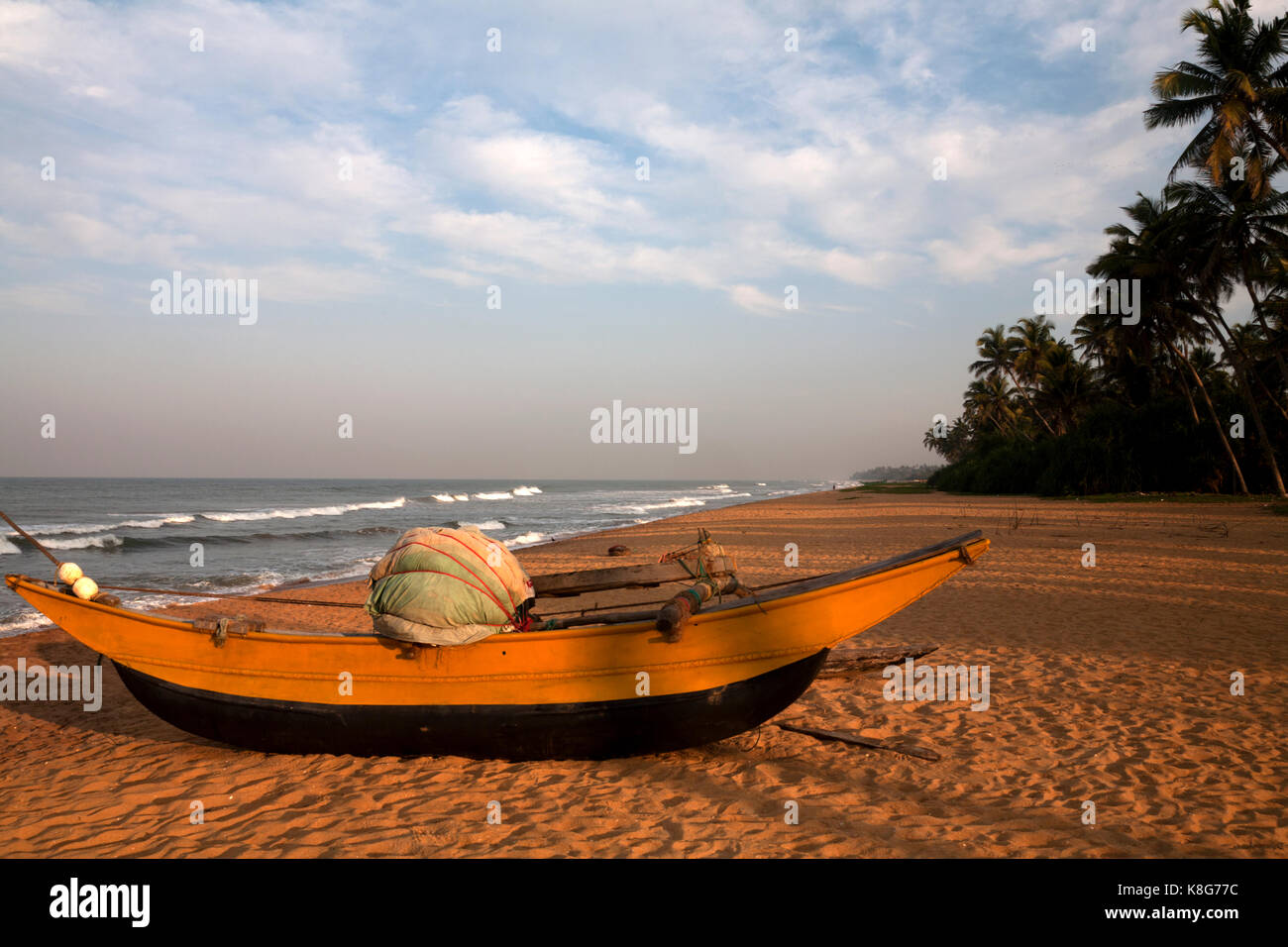 beach wadduwa western province sri lanka Stock Photo - Alamy