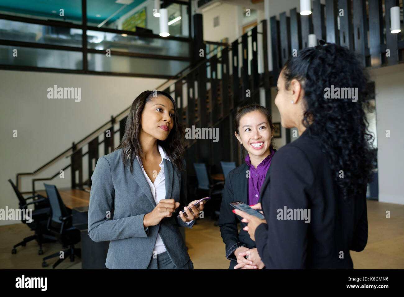 Conversation in office hi-res stock photography and images - Alamy