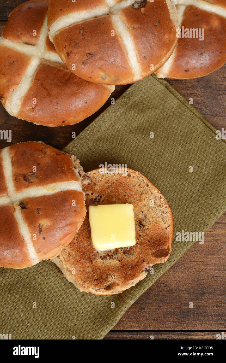 Currant bun hi-res stock photography and images - Alamy