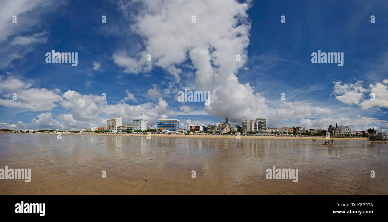Visit royan hi-res stock photography and images - Alamy