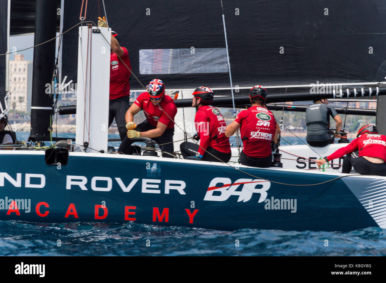 Land rover boat hi-res stock photography and images - Alamy