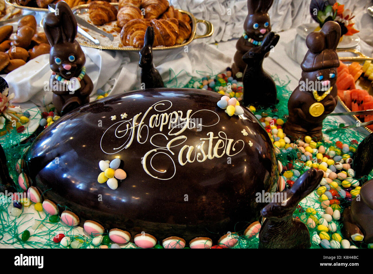 Large easter egg hi-res stock photography and images - Alamy