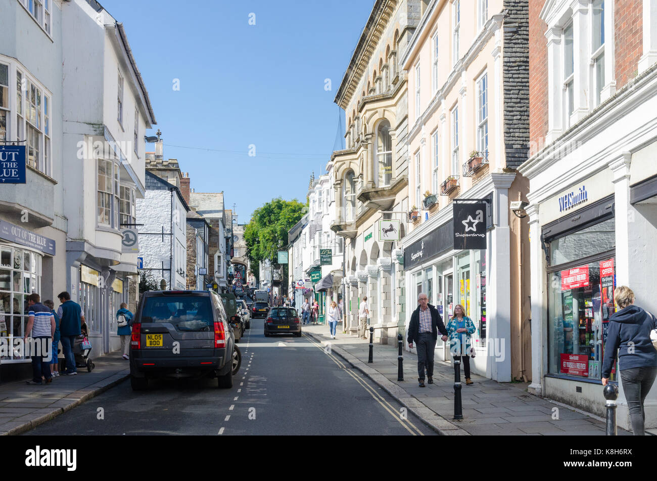 Shops in Fore Street in Totnes, Devon Stock Photo - Alamy