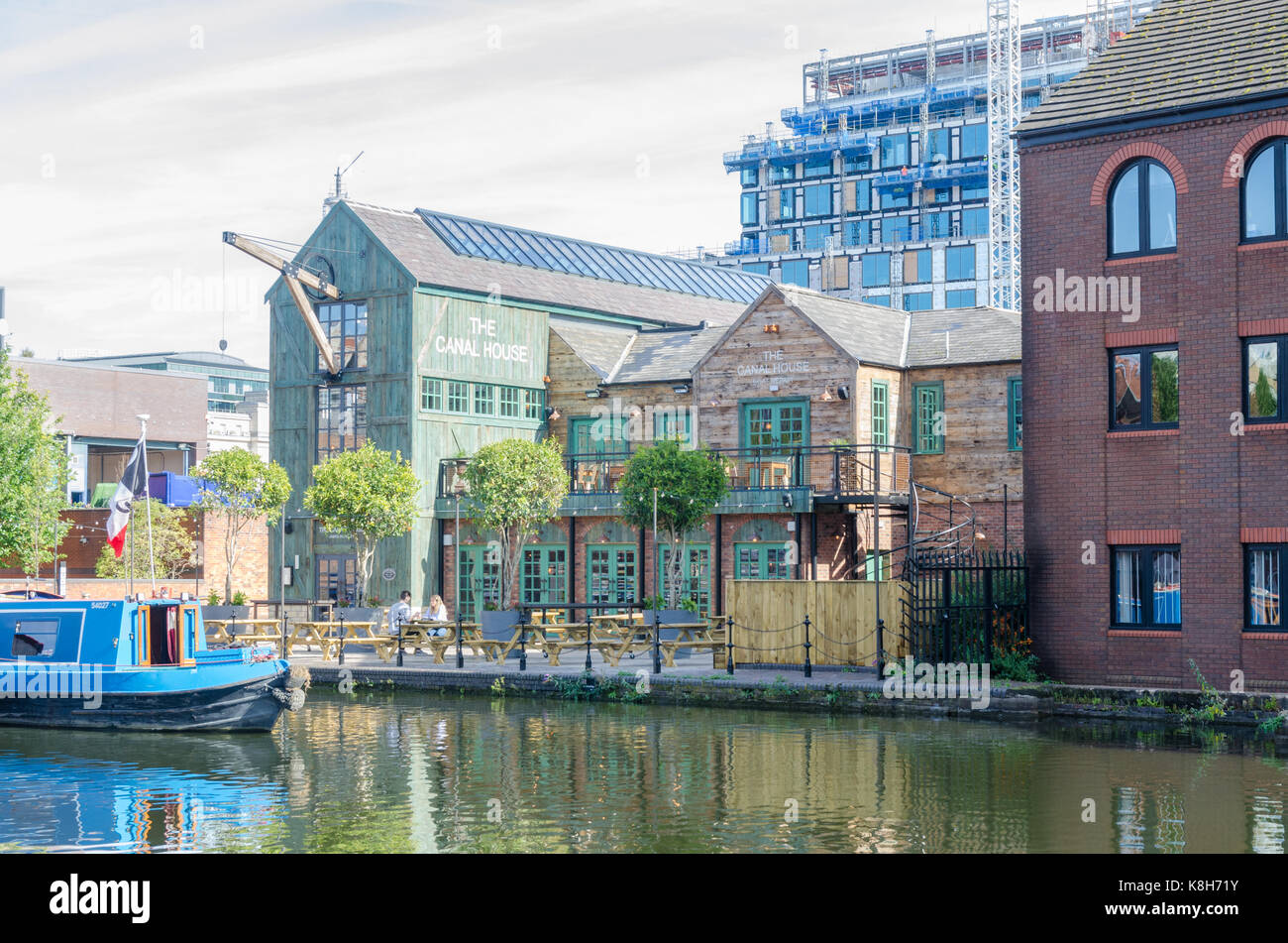 Canal side pub hi-res stock photography and images - Alamy