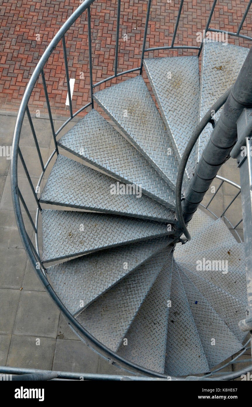 Circular Steel Stairs _ Custom Spiral Stairs – BTMPSP