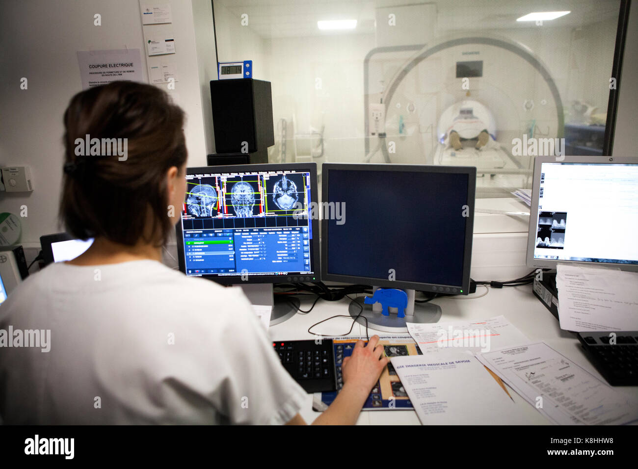 Patient mri examination hi-res stock photography and images - Alamy