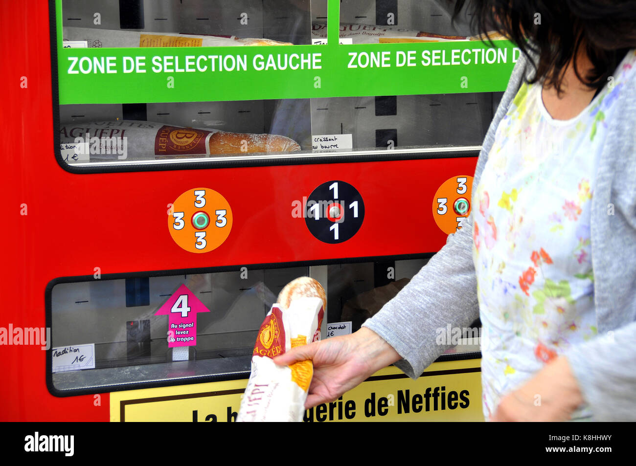 Person vending machine hi-res stock photography and images - Alamy