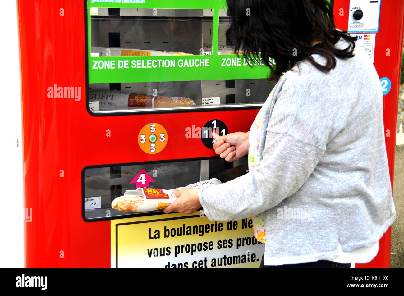 Vending machine hi-res stock photography and images - Alamy