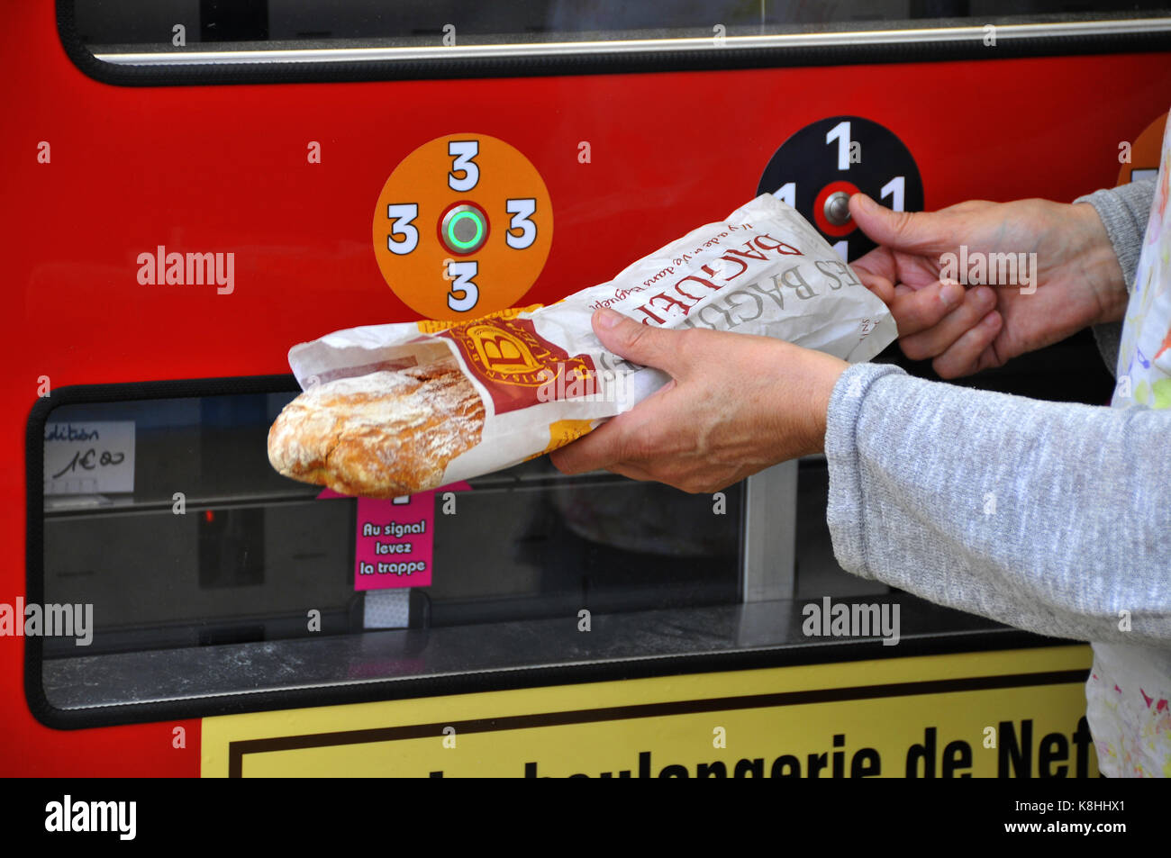Person vending machine hi-res stock photography and images - Alamy