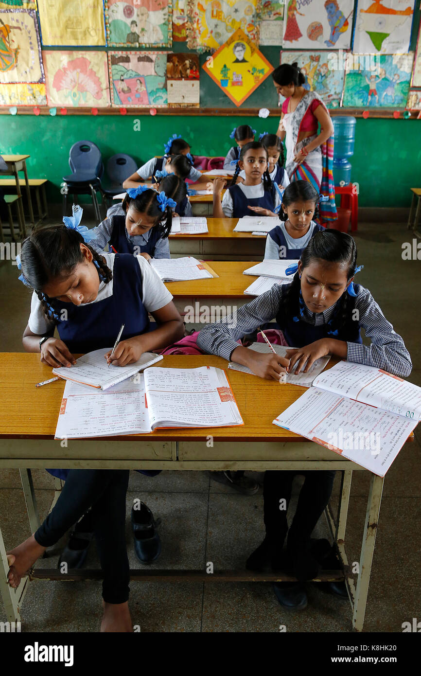 Indian school girls with teacher hi-res stock photography and images ...