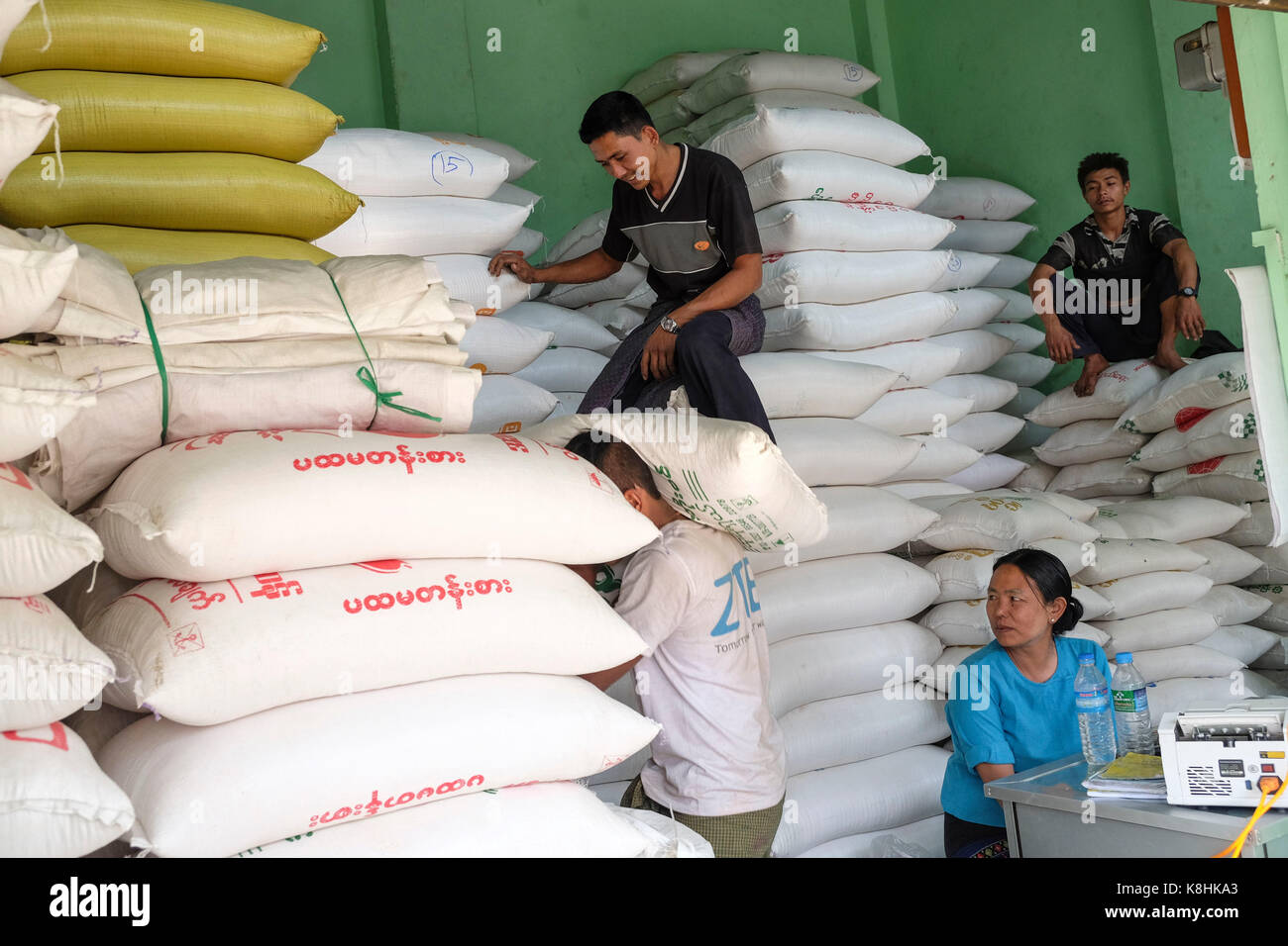 Burma, Myanmar, Pyin Oo Lwin (or Maymyo): unloading of rice bags in ...
