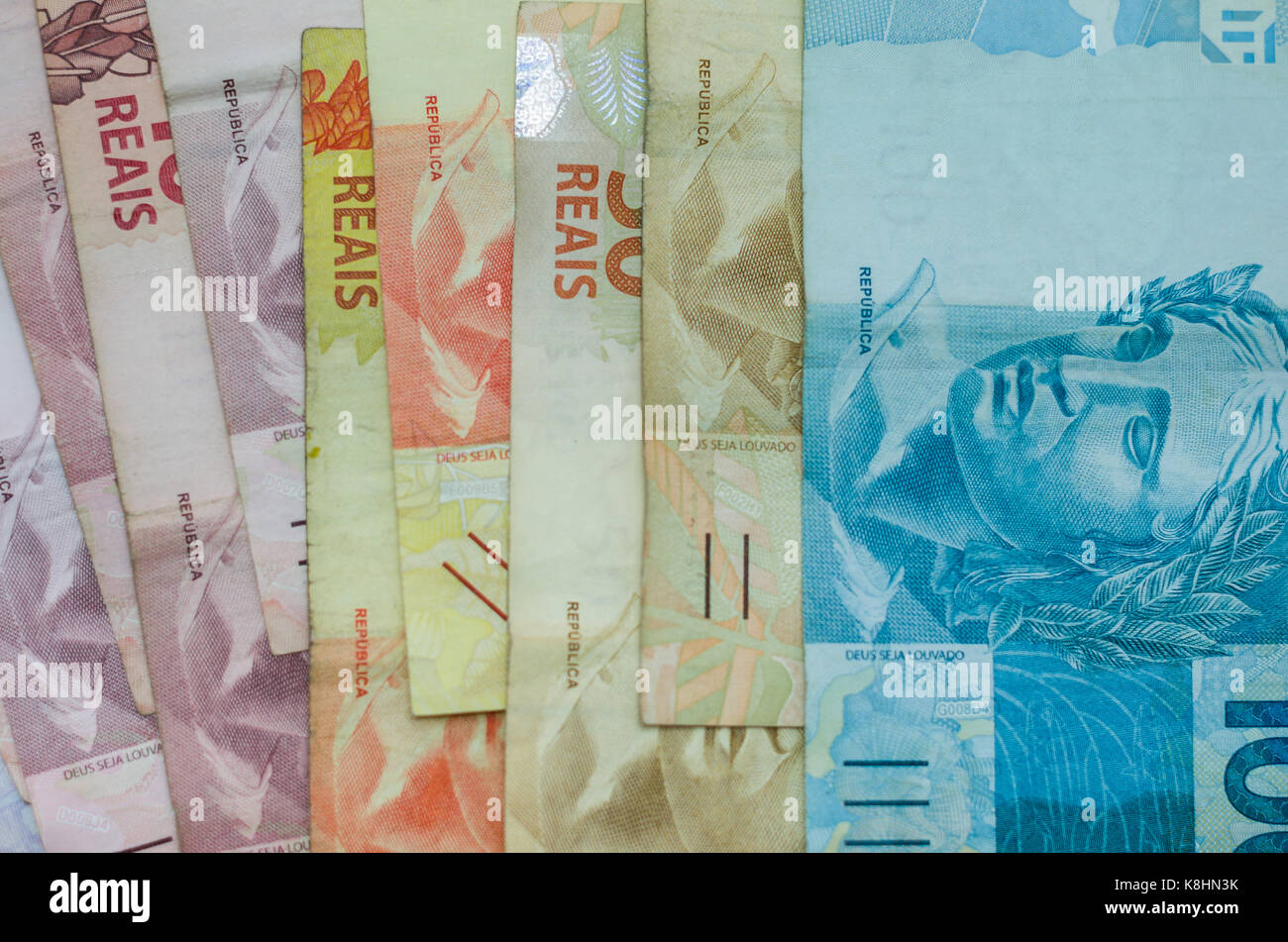 Brazilian one hundred real bill hi-res stock photography and images - Alamy