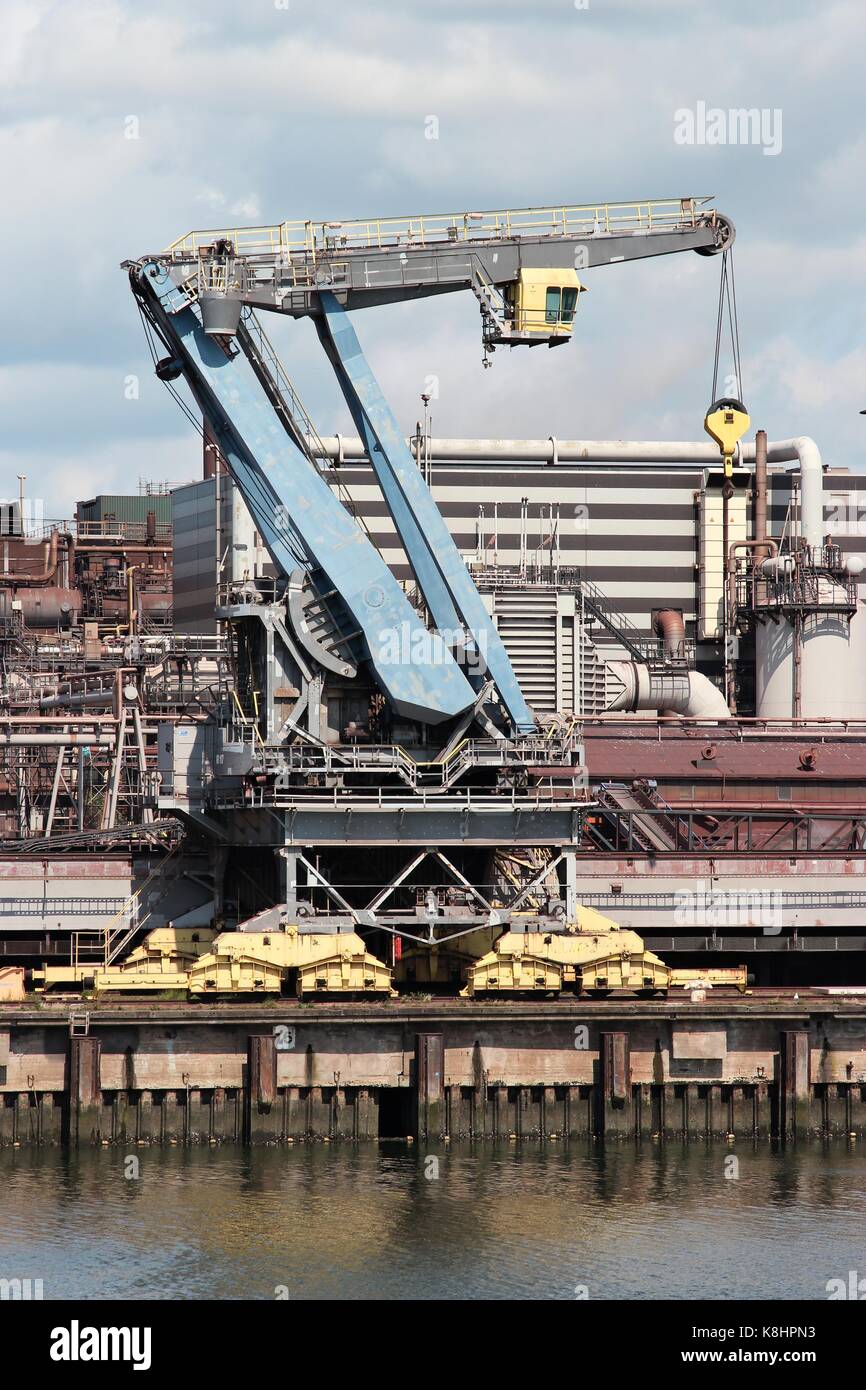 heavy duty crane in harbor Stock Photo - Alamy